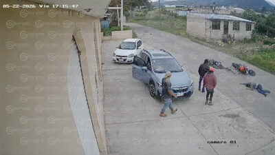VIDEO. Tripulantes de una motocicleta salen volando y se estrellan ...